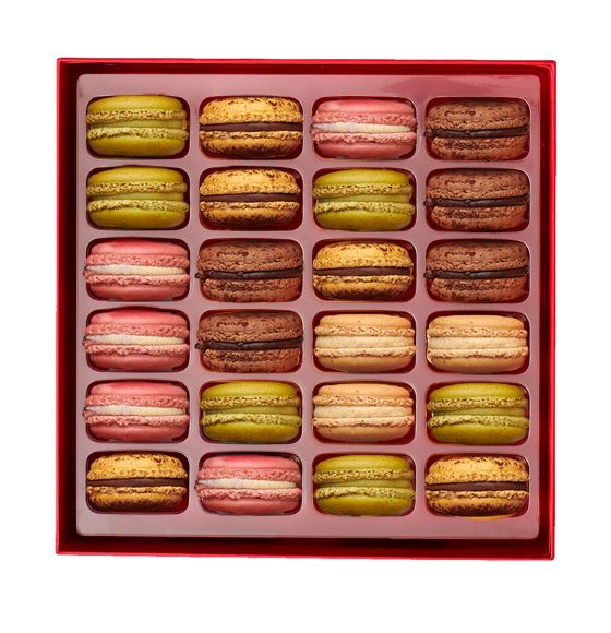 "Incontournables" 24 macarons - Coffret Syrine | Pierre Hermé Paris